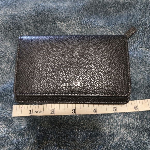Tumi | Bags | Tumi Compact Wallet In Leather | Poshmark